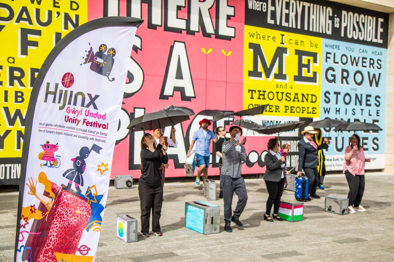 ENTER: Robots exchange